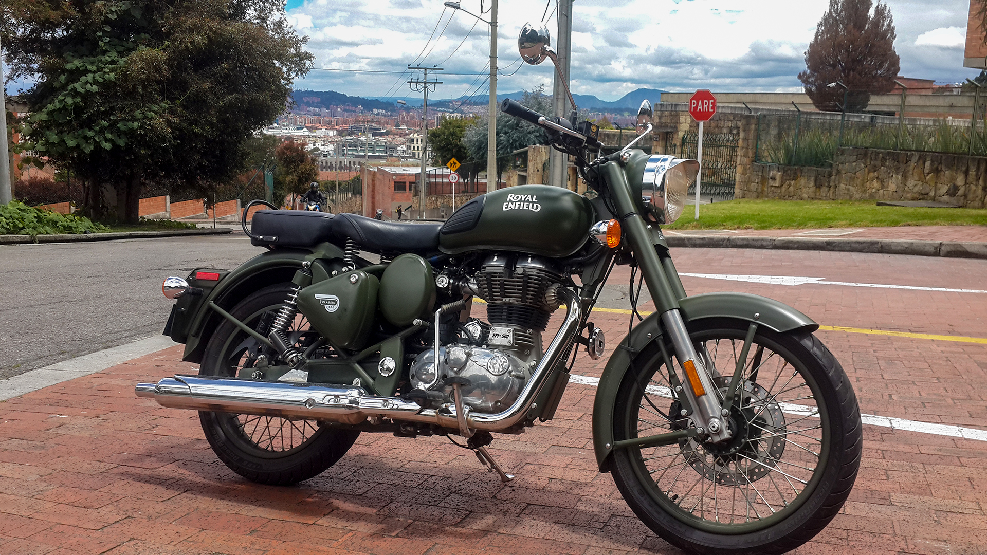 Royal Enfield Classic 500 Euro IV Battle Green | El Motero S.A.S.
